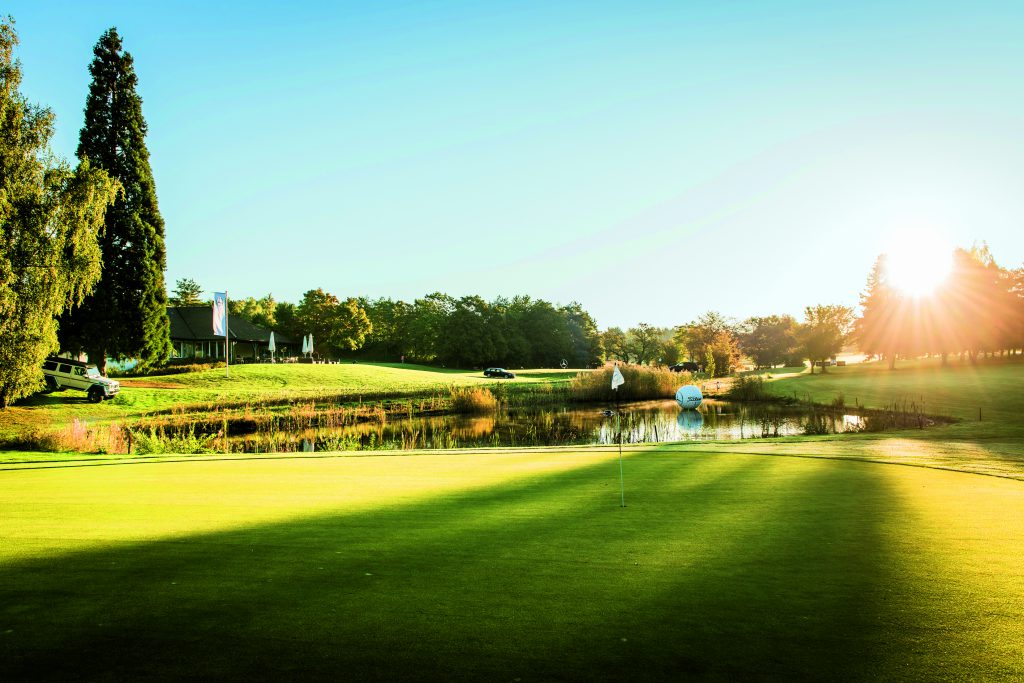 Schloss Nippenburg und Golfclub Solitude - Tradition und Wandel - GOLF ...